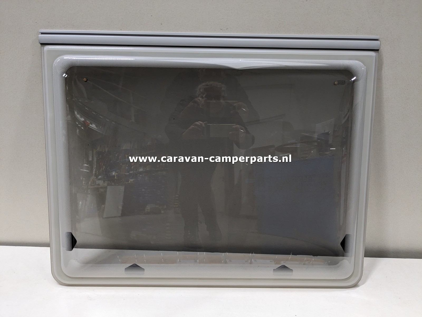 Burstner raam 75,5x58cm 2000 - Ramen - Details - ACR Caravan- en Camper